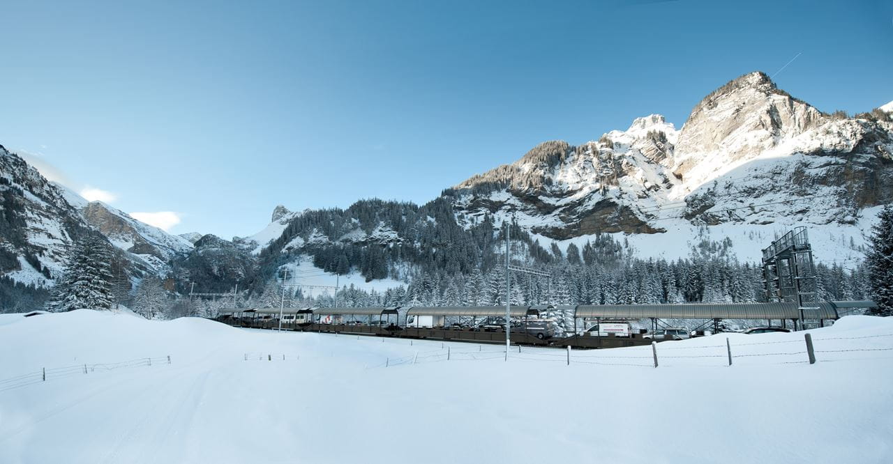 Lötschberg car transport service – webcams in Kandersteg. Goppenstein ...