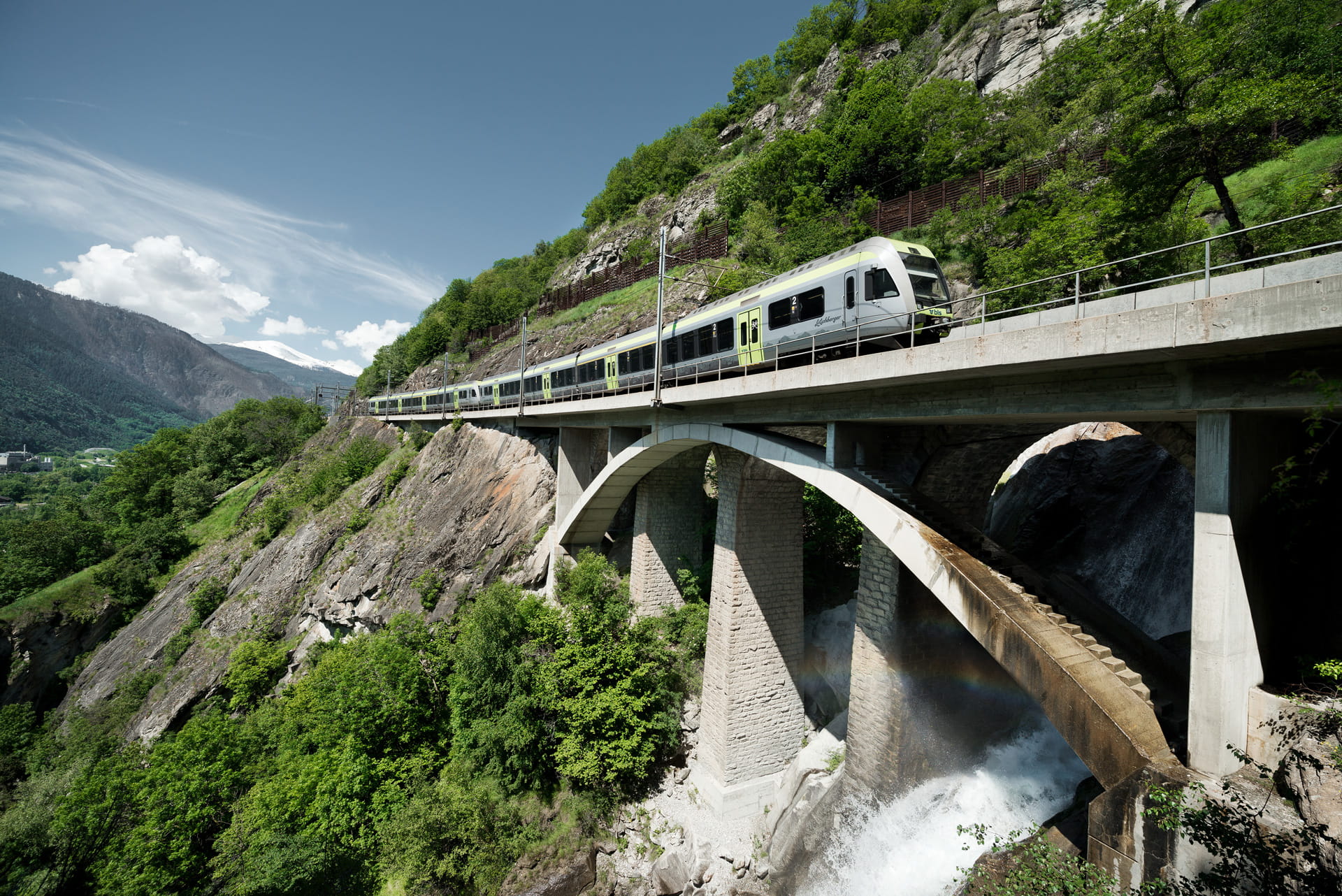 Bahnrundreise mit dem RegioExpress Lötschberger - Bern–Goppenstein–Brig ...