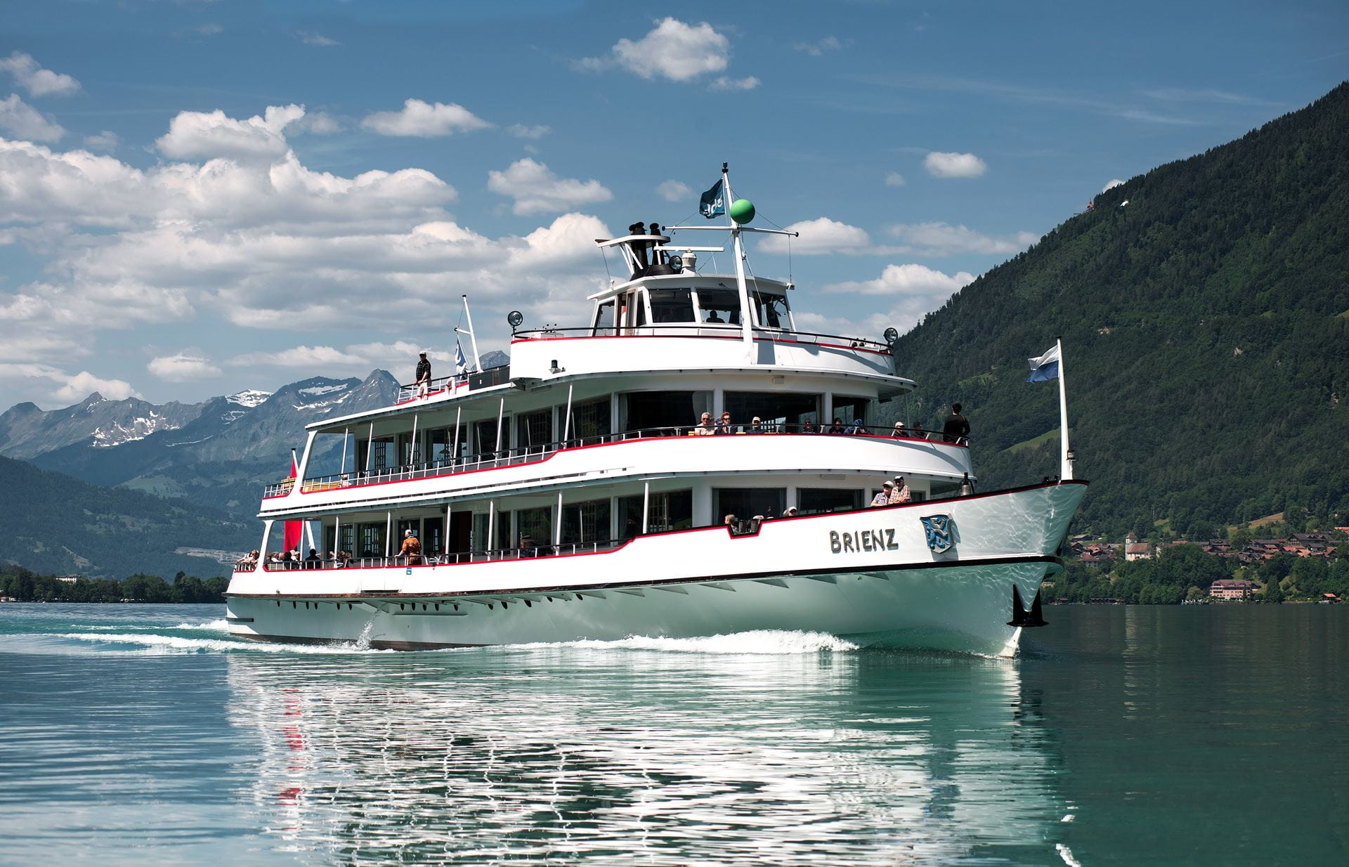 Schiffsmiete Brienzersee: MS Brienz - Charter & Flotte