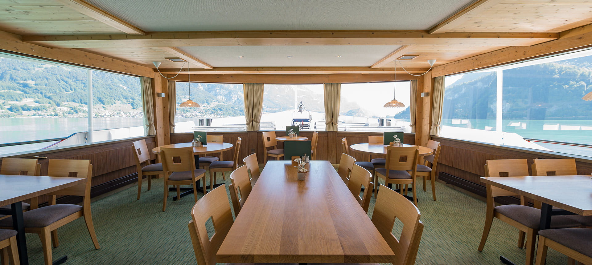 Motor vessel Brienz − Boat Charter Lake Brienz – BLS AG