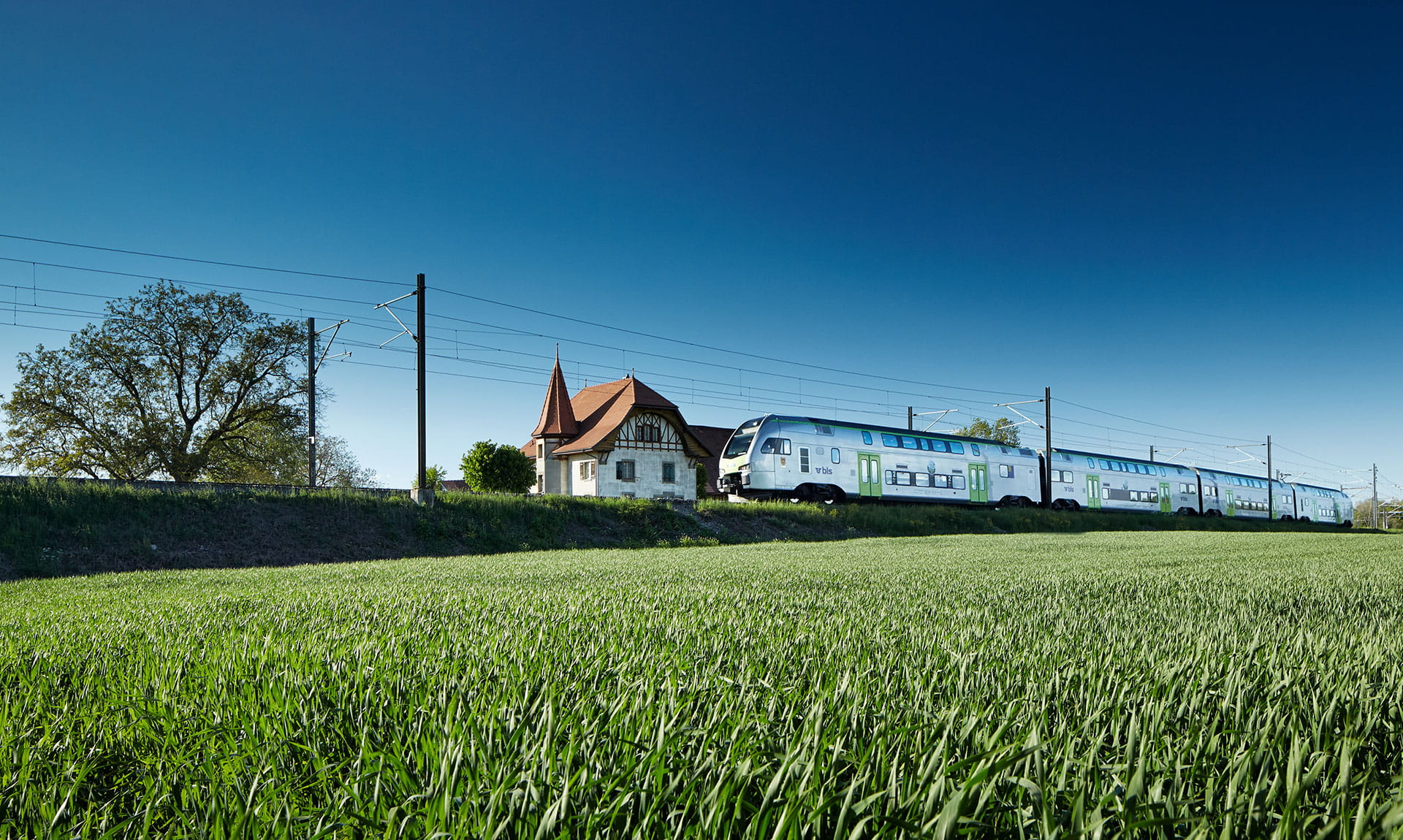 Unterwegs mit der Bahn - BLS AG