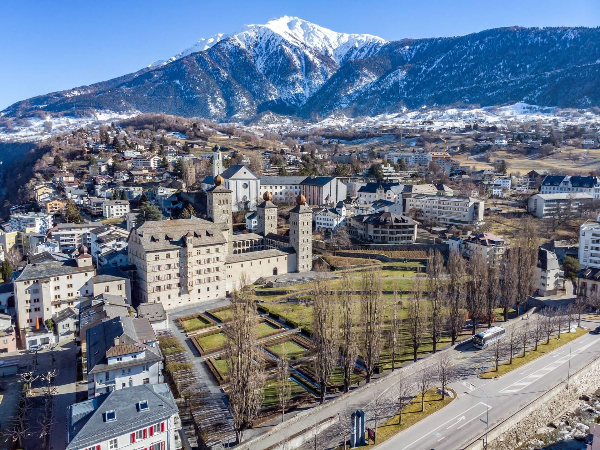 Brig, a town in the Upper Valais - Excursions by train