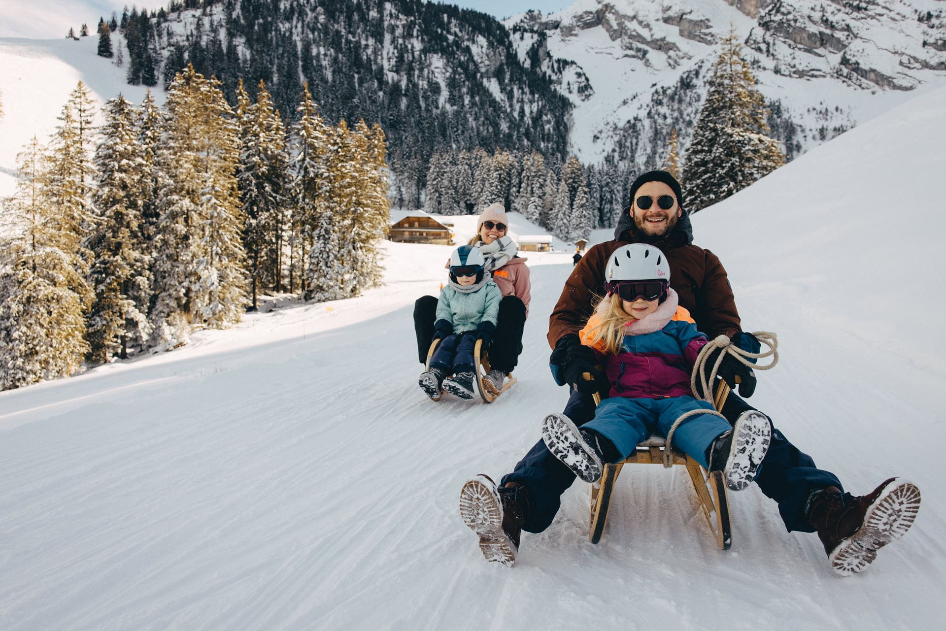 Schlitteln Region Gstaad - Ausflüge mit dem Zug