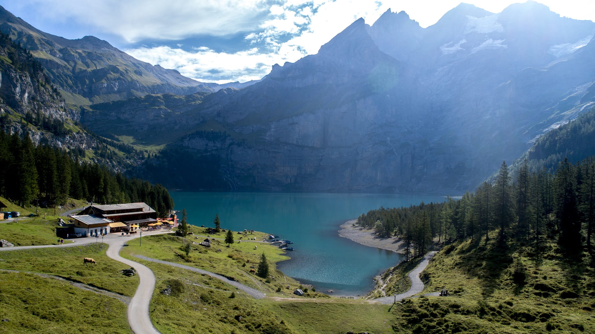 Hiking trail to Oeschinensee Lake - Excursions by train
