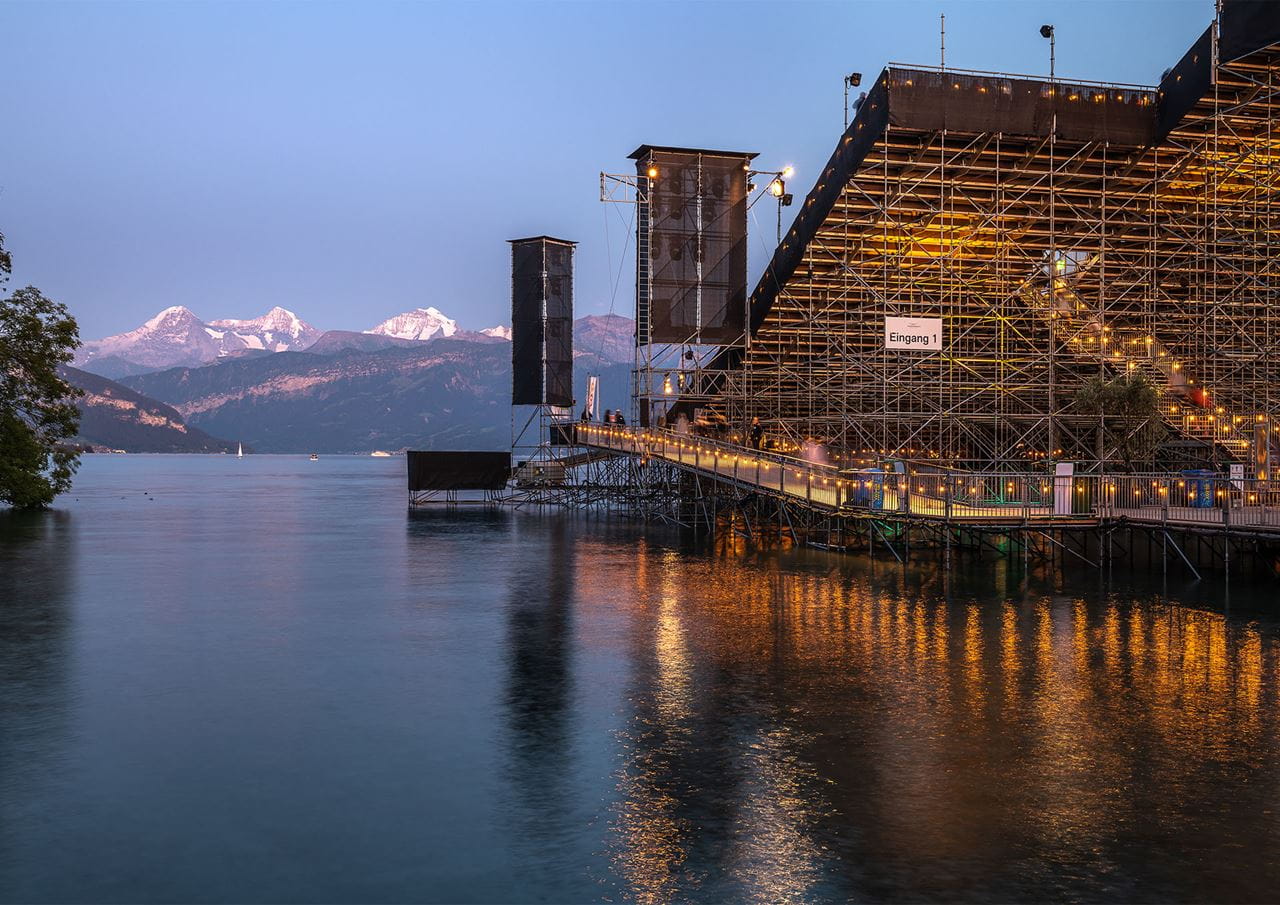 The castles of Lake Thun - Excursions by train